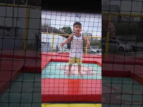 Bilal baran kaplan sevimli çocuk  zıplama hali