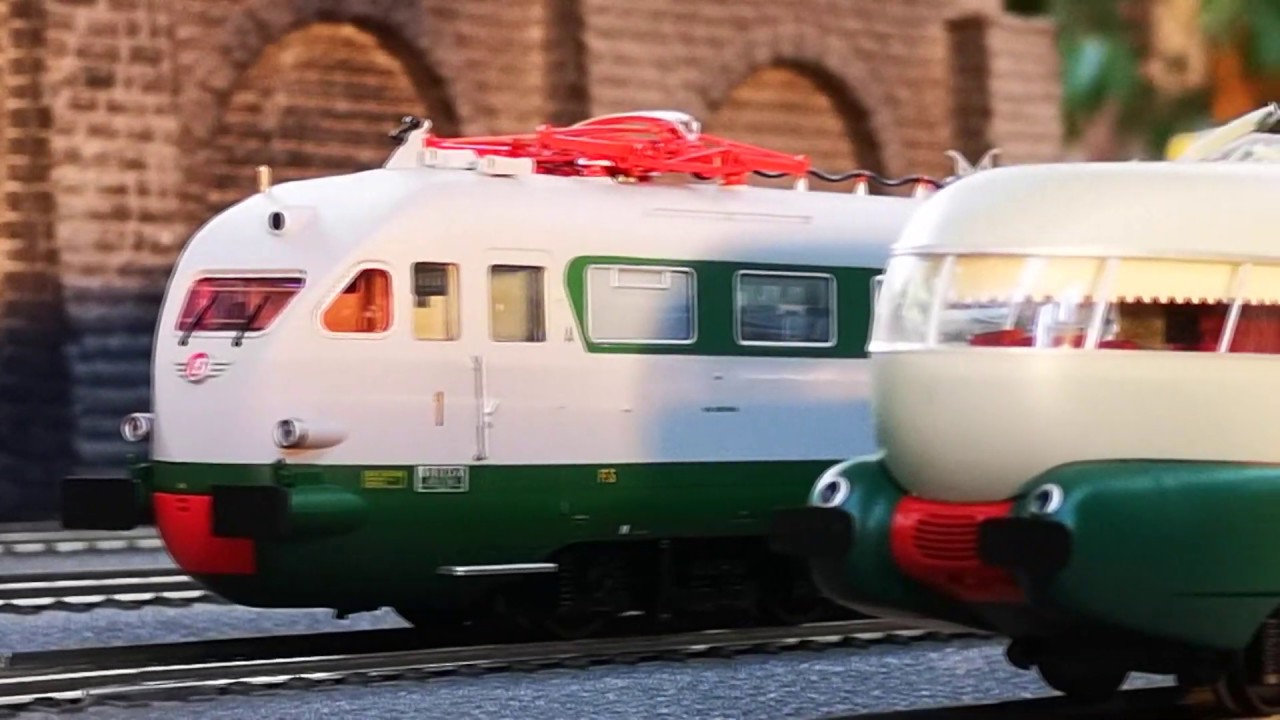 ETR 220 Rialto by LEModels + ETR 250 Arlecchino by ACME - YouTube