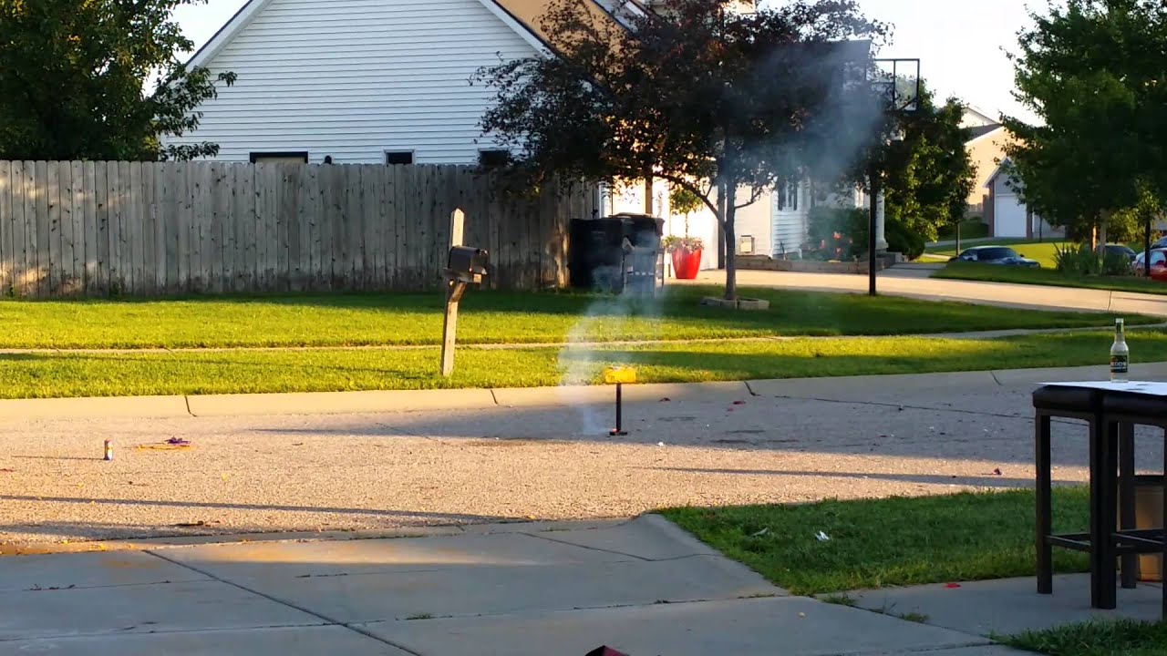 EPIC 4TH OF JULY M80 FLOUR EXPLOSION - YouTube