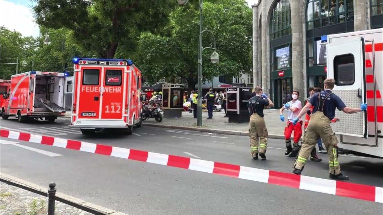 29-Jähriger fährt in Berlin mit Auto in Menschengruppe | Deutschland Nachrichten - YouTube