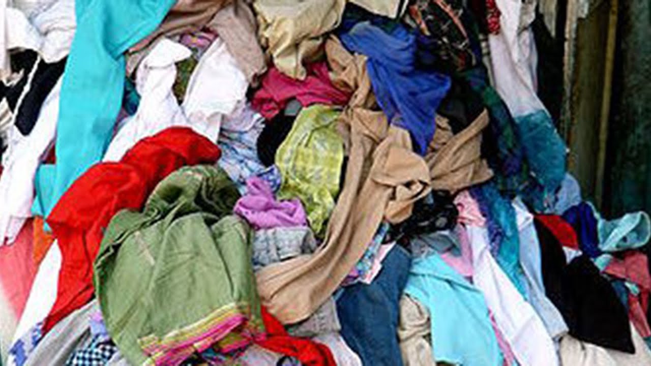 How to use a clothes baler - YouTube