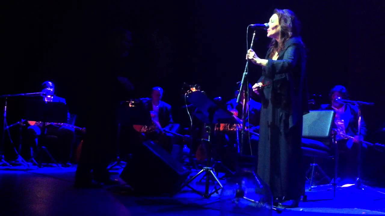 ΕΛΕΝΗ ΒΙΤΑΛΗ live ΜΑΝΑ ΜΟΥ ΕΛΛΑΣ - YouTube
