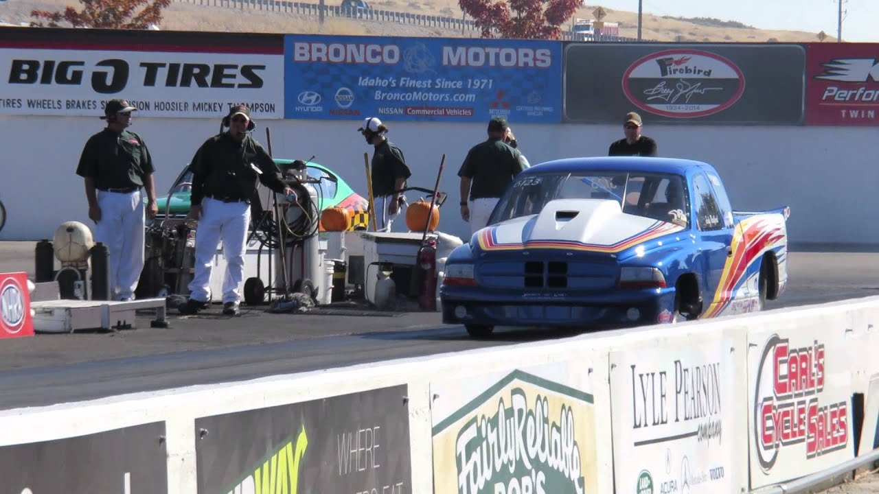 Judy Radford 2014 Halloween Classic Friday Run 1 - YouTube