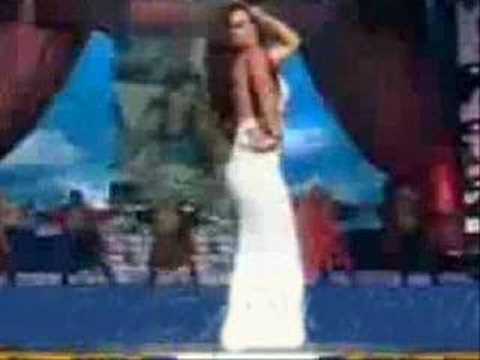 Haifa Wehbe strikes the POSE at 1.33  .. lots of  whistling