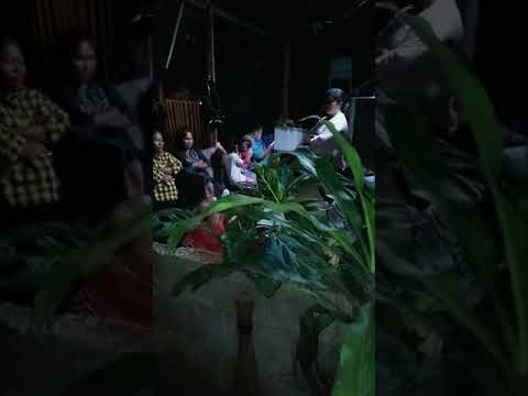 first time namin pinaharanahan si mama sa birthday nya naiiyak sya pati kami umiyak