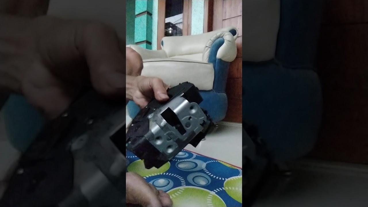 Tutorial door lock ford fiesta repair - YouTube