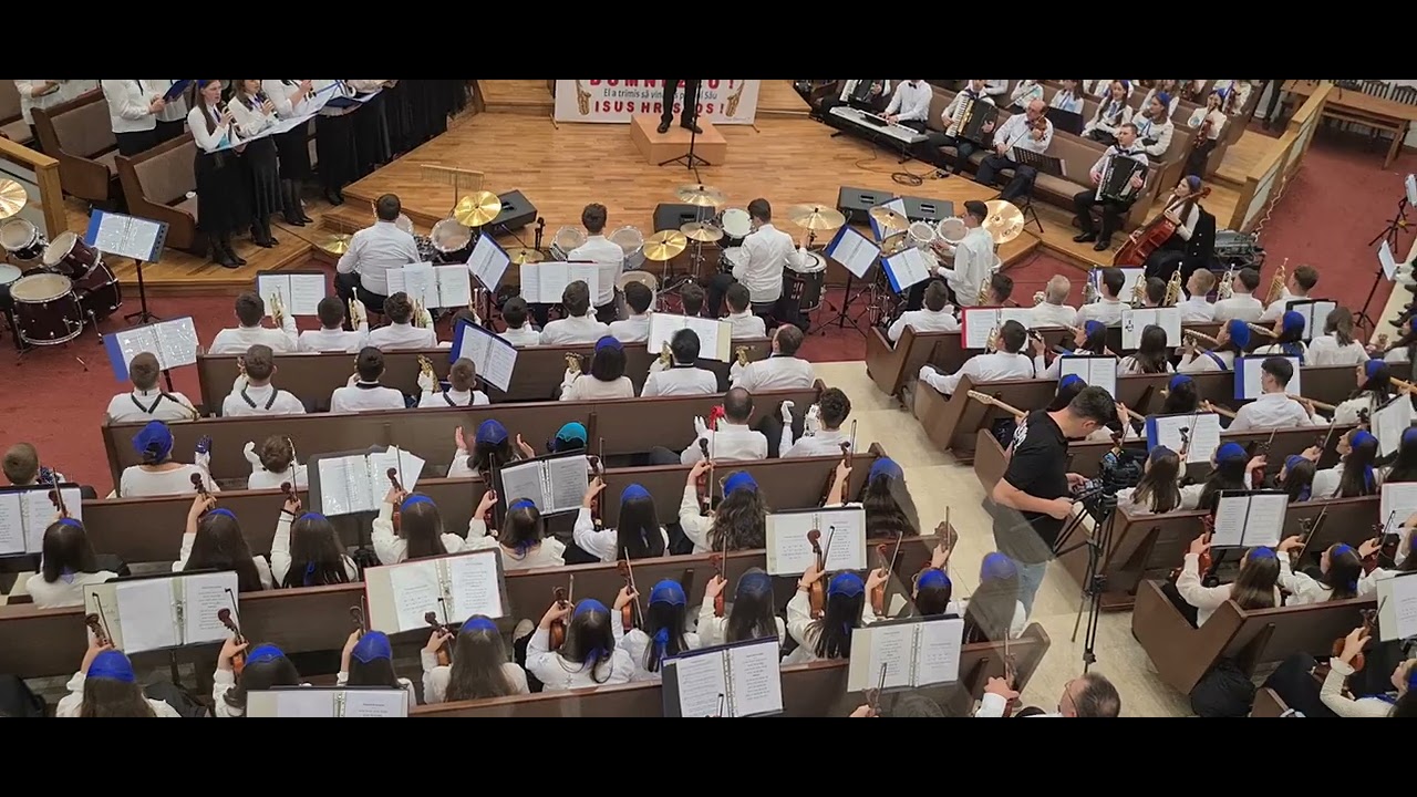 Orchestra Amiuna la Dobric spectacol de colinde 2022 - YouTube
