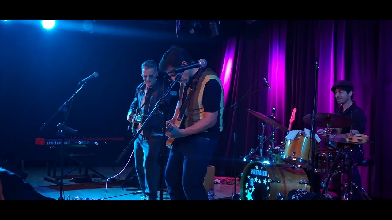 BLUE CHIEFS AT CENTRE CULTURAL COLL BLANC LA TORRASSA L´HOSPITALET LLGAT -BCN- - YouTube