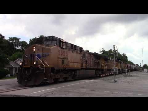 UNION PACIFIC UP GE AC4400CW-CTE Northbound Mix Freight on the Norfolk Southern Line - YouTube