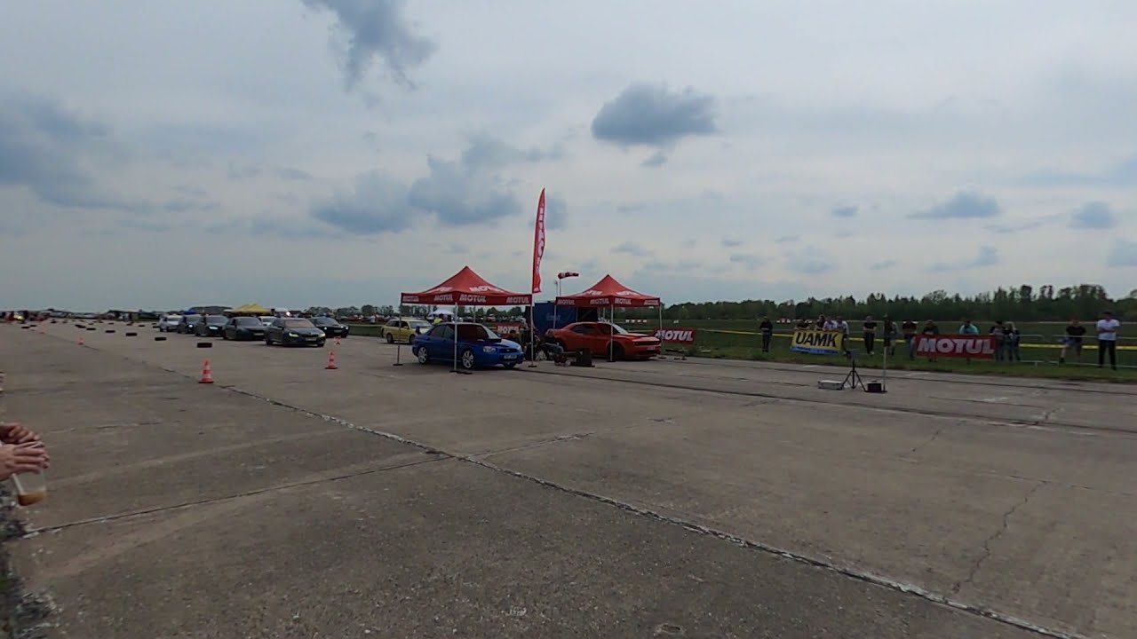 Subaru WRX STI 2004 (355HP) vs. Hellcat (840HP) Drag race - YouTube