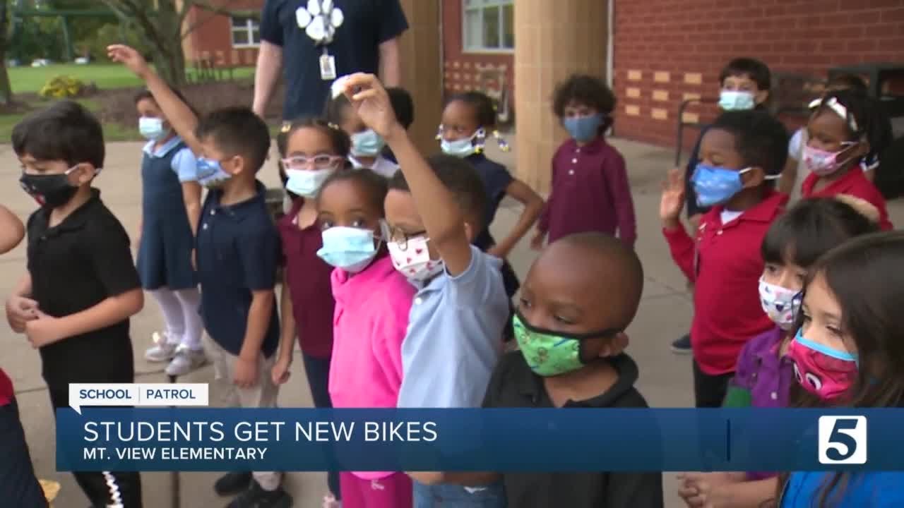 School Patrol: Mt. View Elementary School students get new bikes - YouTube