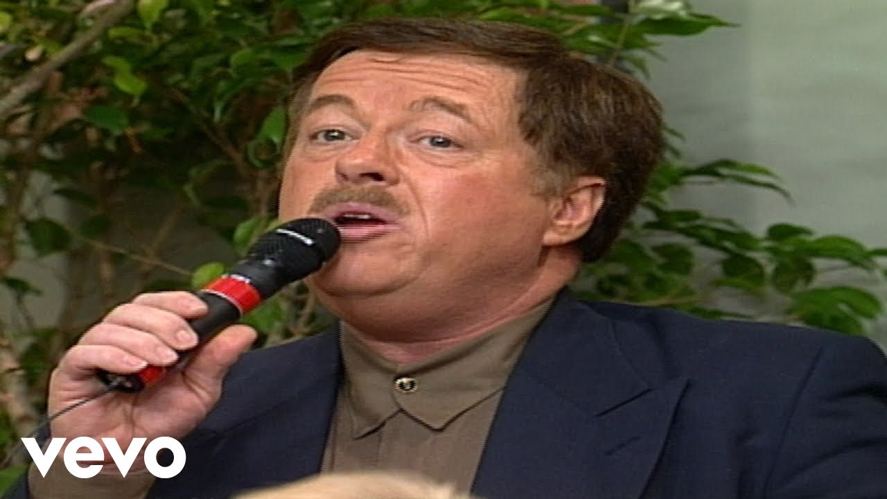 Bill & Gloria Gaither - Glorious Freedom [Live] ft. Larry Ford - YouTube