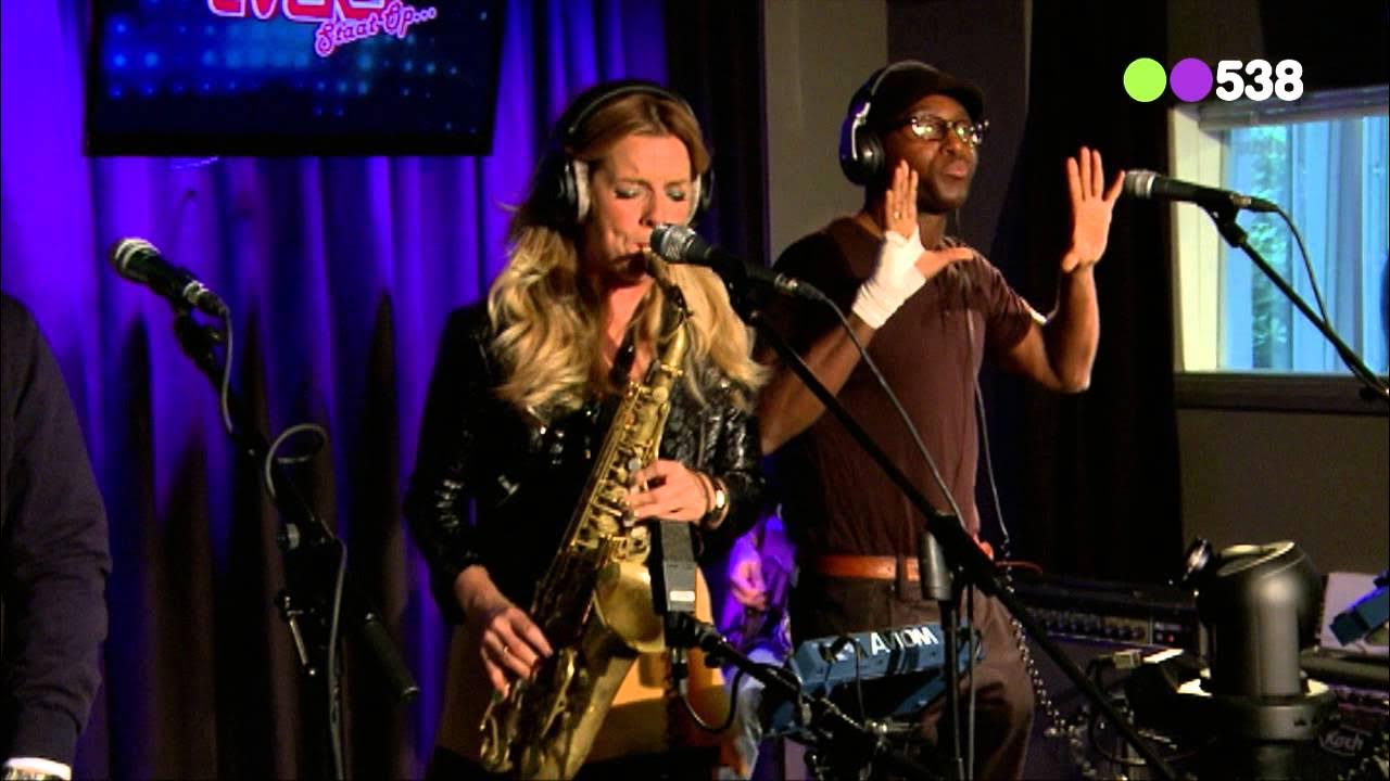 Candy Dulfer - Full Moon (live bij Evers Staat Op) - YouTube