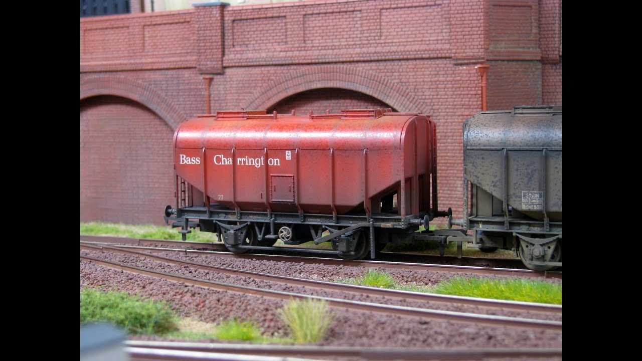 Shunting Operations in Narrow Lane 00 Gauge Layout - YouTube