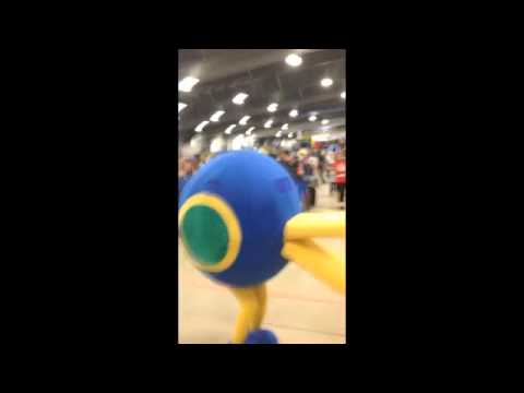 Cataquack dancing at Ottawa Comic Con 2015 - YouTube