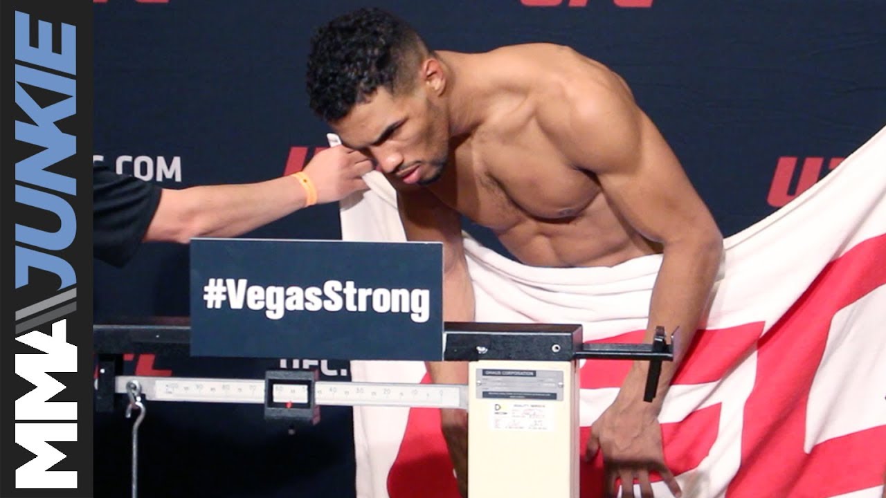 Lee, Ferguson (eventually) make weight ahead of UFC 216 - YouTube