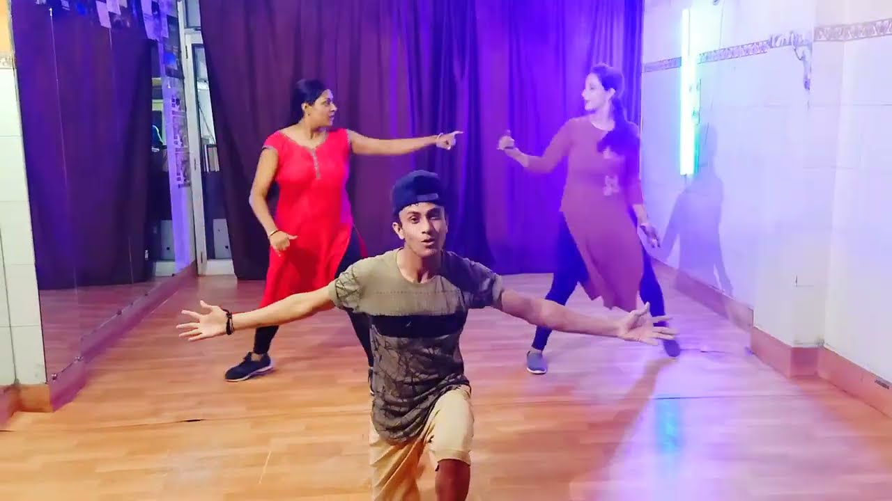 Hook Up Song - Student Of The Year 2 | dance performance | Tiger Shroff & Alia - YouTube