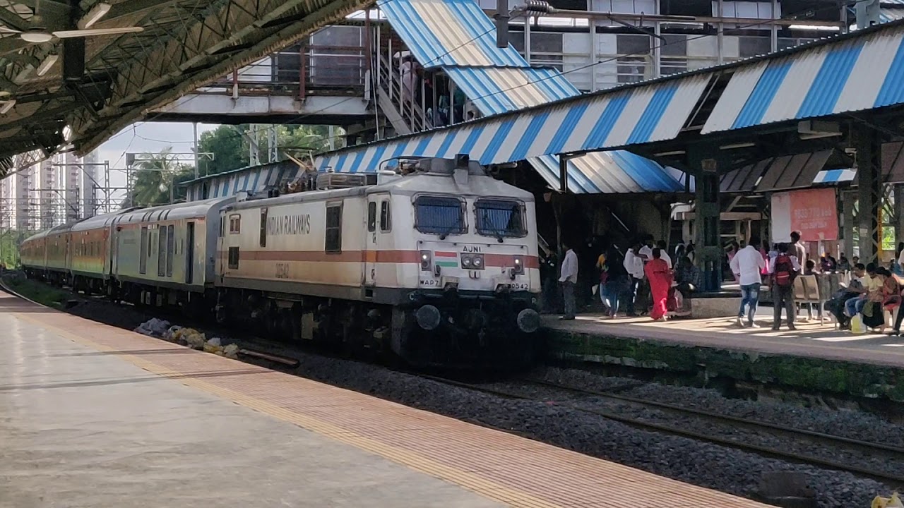 22221/Mumbai CSMT - Hazrat Nizamuddin Rajdhani Express with Ajni WAP-7 ...