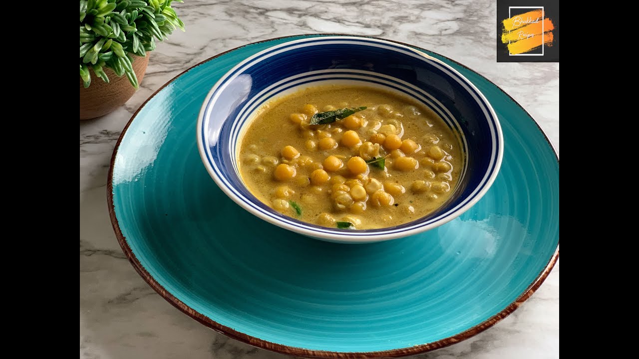 Goan Style Chanyacho Ros Chana Coconut Ross Vatana Curry Dry Yellow ...