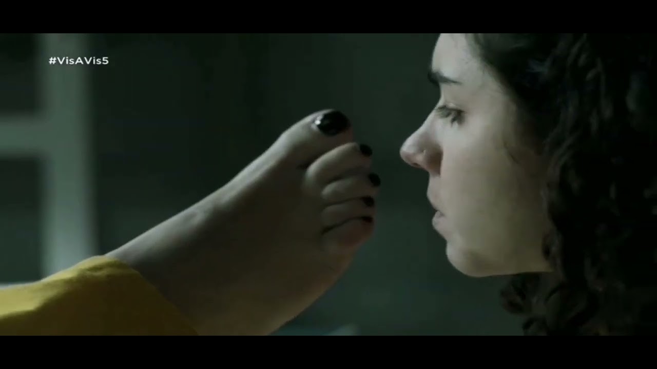 Lamiendo patas - YouTube