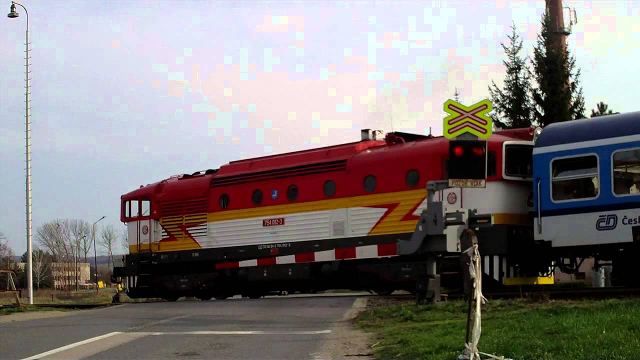 AŽD 71 Bučovice - YouTube