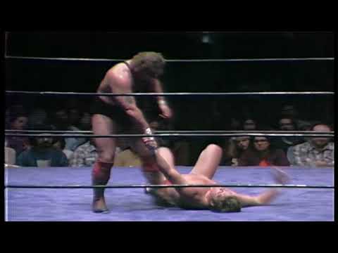 Dick Slater vs. Bob Sweetan (1982/03/26) - YouTube