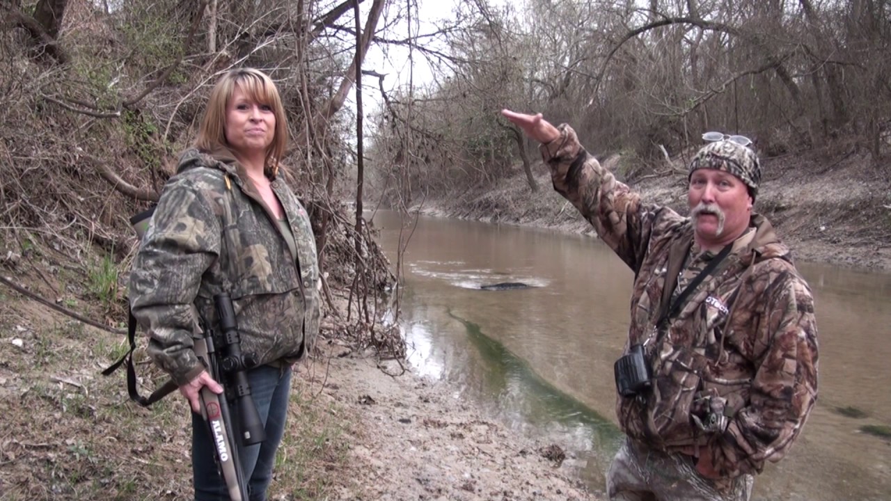 Incredible Hog Vocalizations Calling Hogs - YouTube