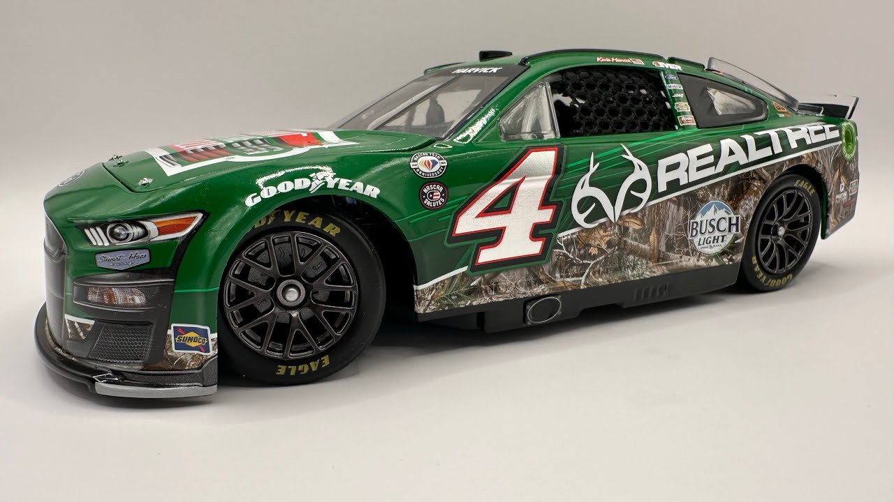 Review: 2023 Kevin Harvick #4 Hunt Brothers Pizza/Realtree Camo Ford ...