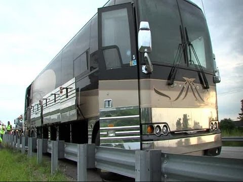 Toby Keith's tour bus crashes, burns on Indiana interstate - YouTube