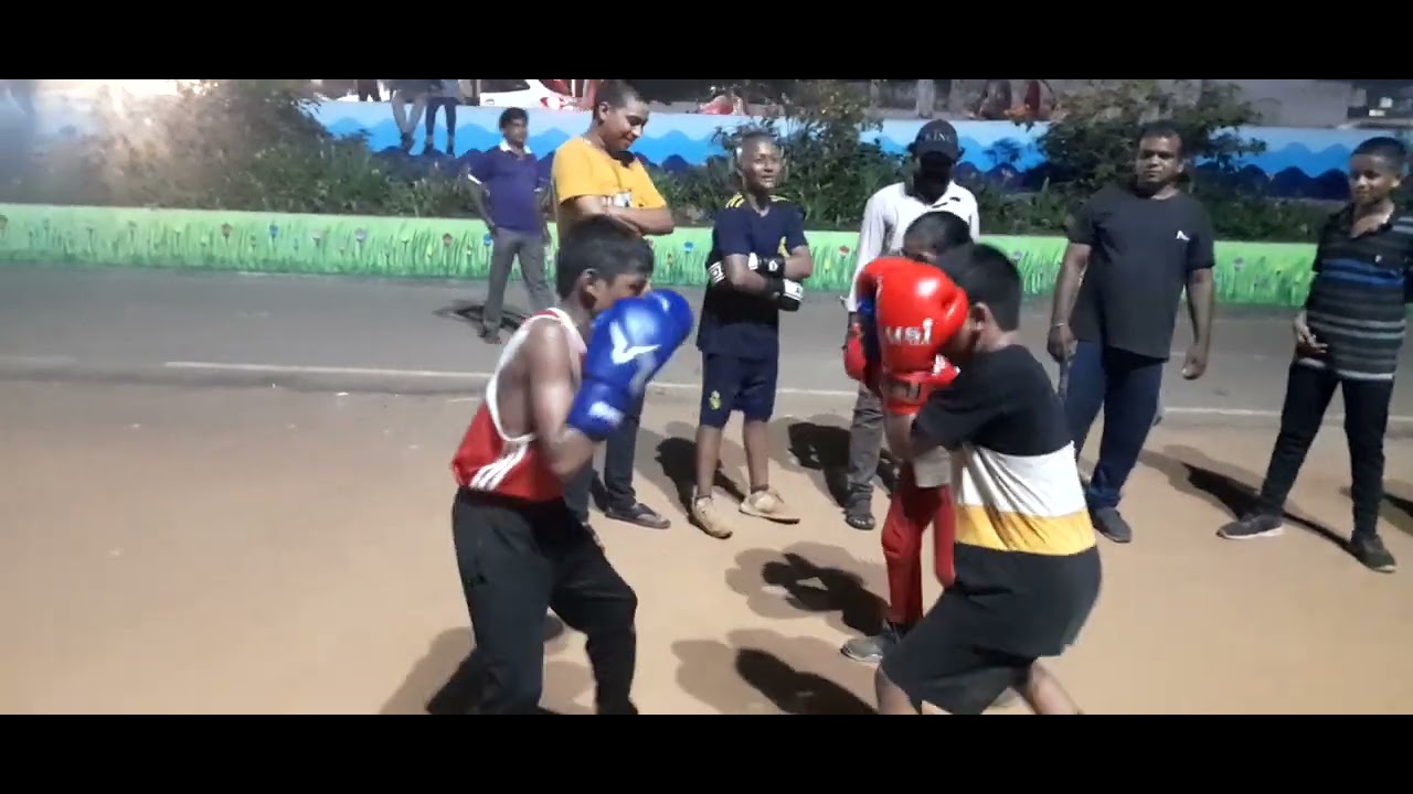 Bach sparing boxing training - YouTube