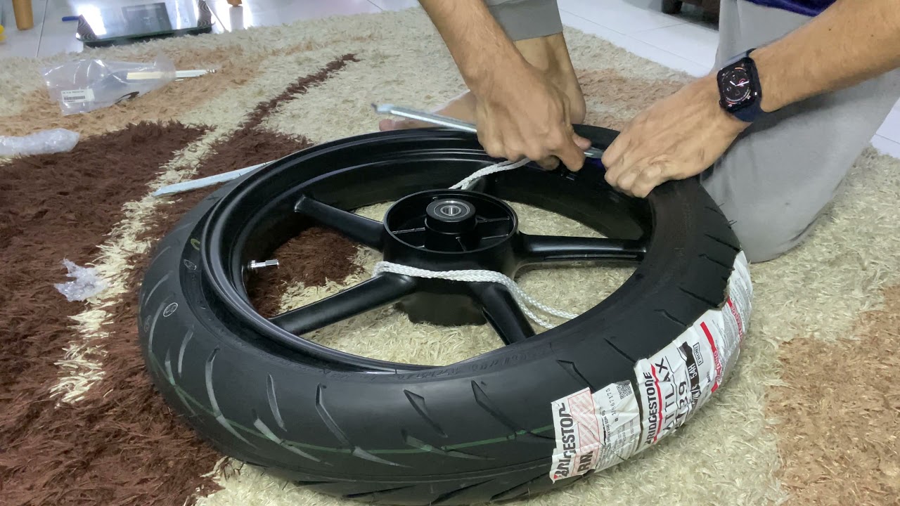 DIY - Cara pasang tayar pada rim - YouTube