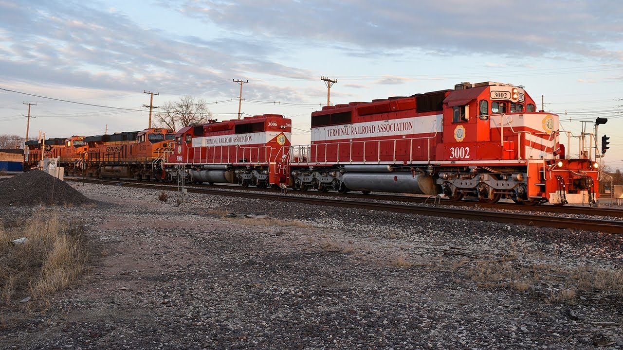 Saturday Railfanning with NS, CN, BNSF, IC, KCS, UP, CSXT, & TRRA - YouTube