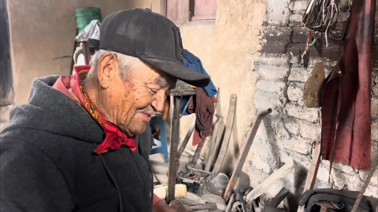 Encontre a Baltazar el último alumno de don Femio los Cuchillos 🔪 - YouTube