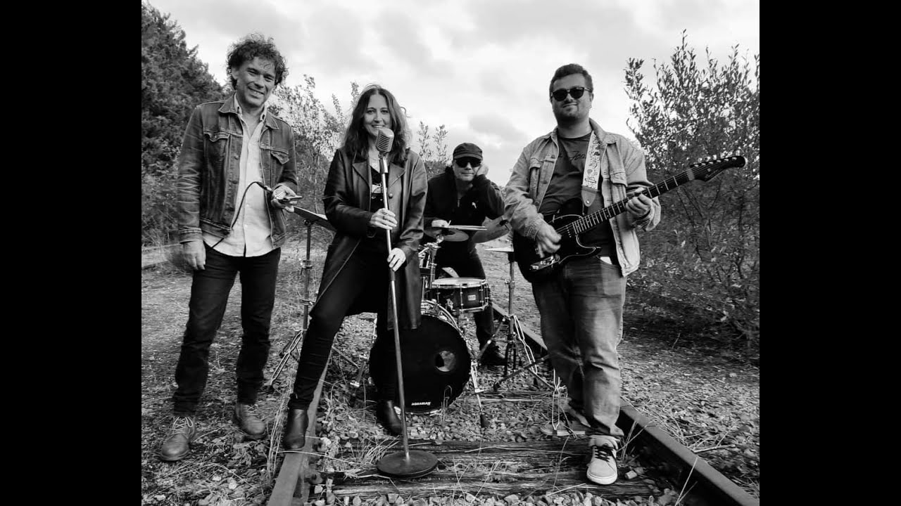 Deep Blue Song feat. Gwen Saliou/Bruno Rouillé - Friendly Zone - YouTube