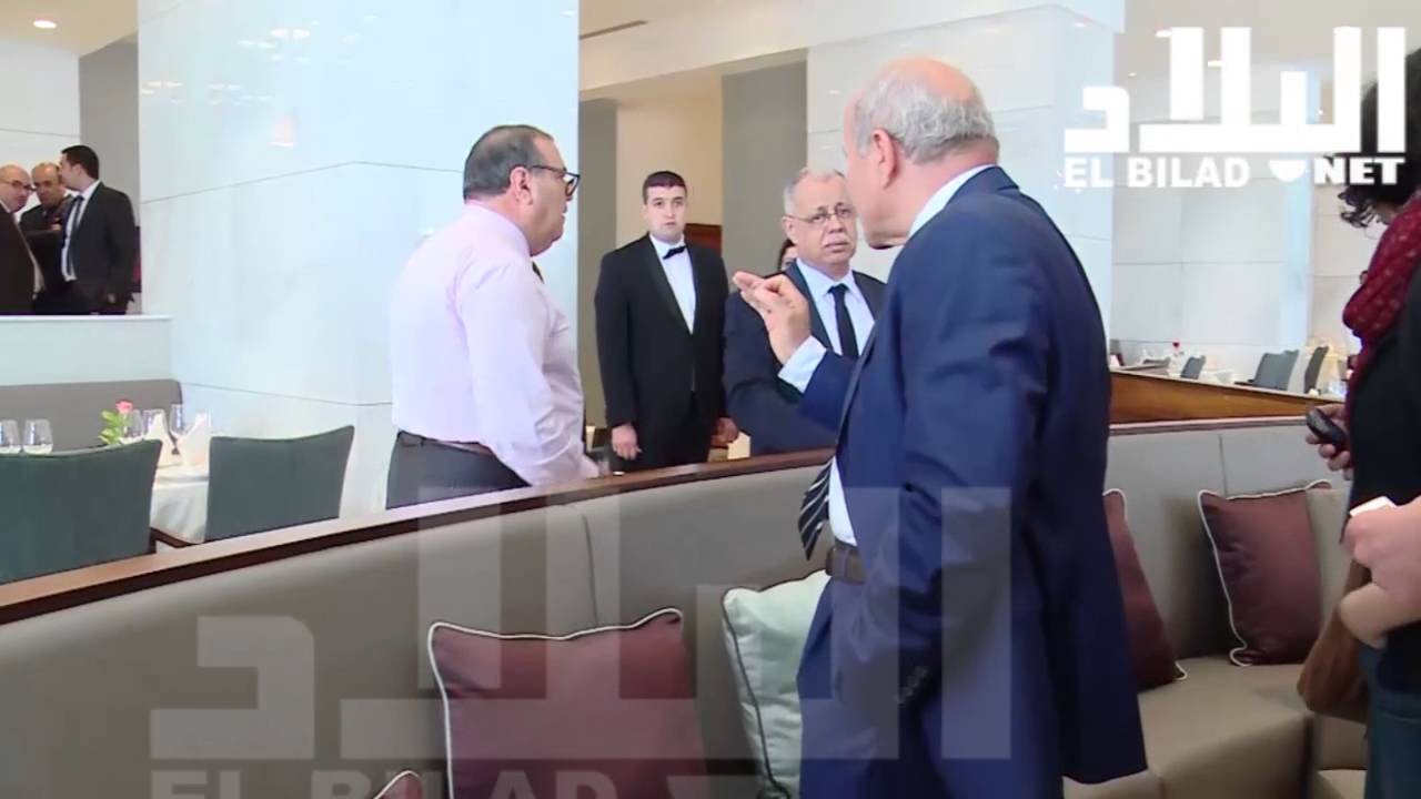 لحظة منع ربراب من عقد ندوة صحفية بفندق الأوراسي -el bilad tv- - YouTube