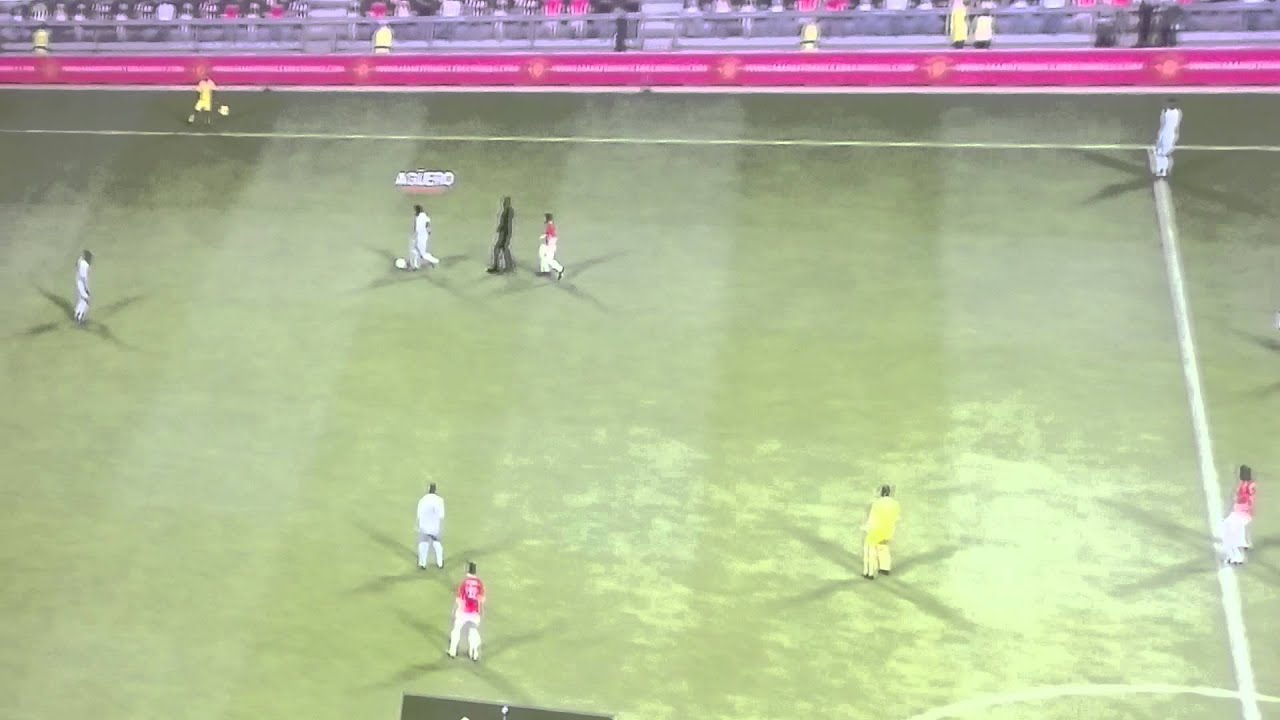 What that guy is doing on PES? Funny video. - YouTube