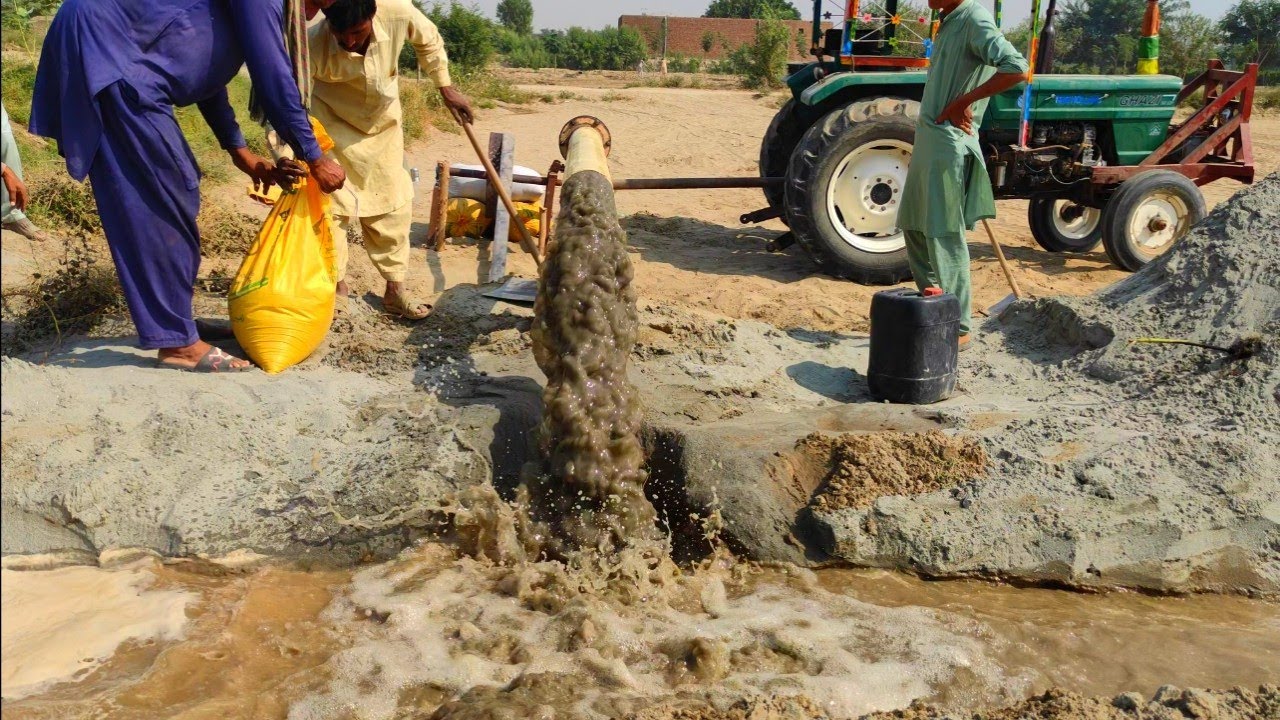 New tubewell first time Extract Water on New Holland Tractor||Water ...