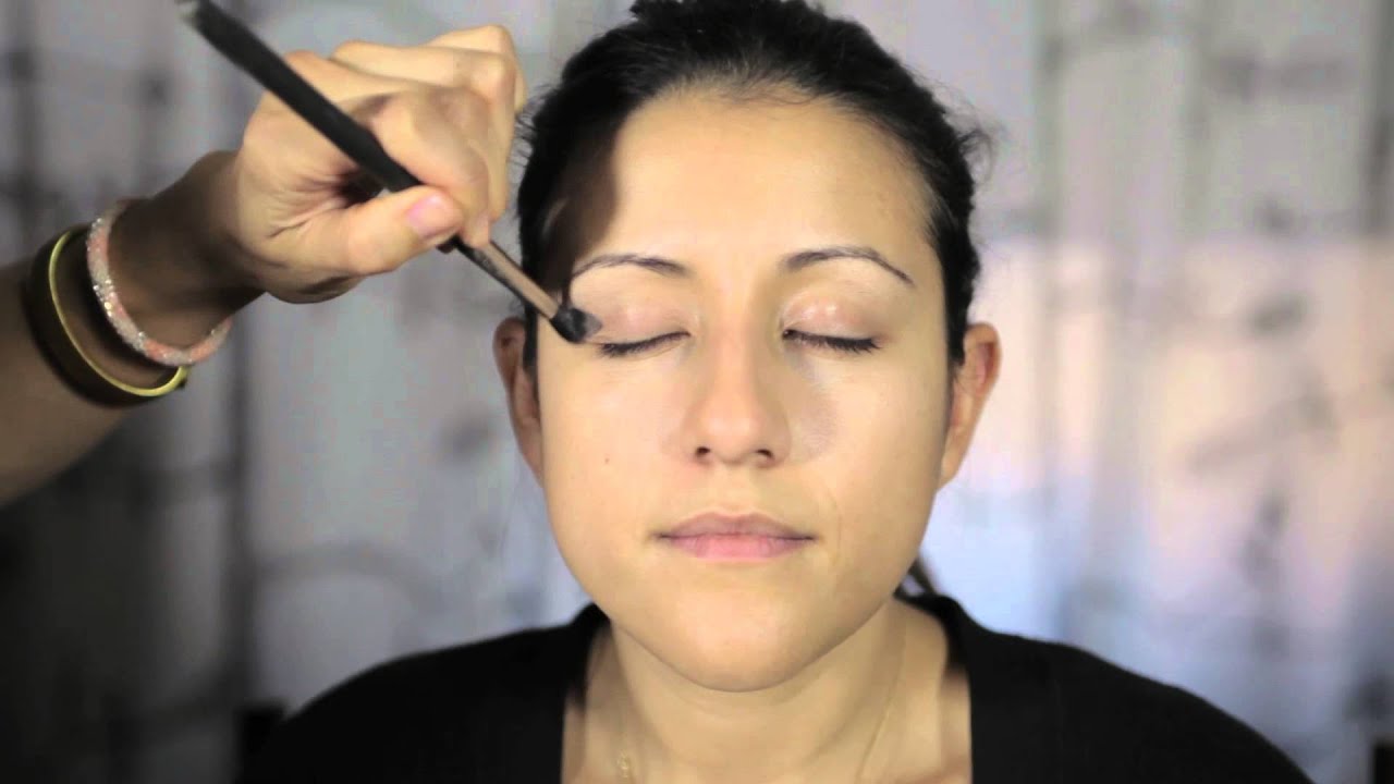 Flawless Makeup for Wrinkled Skin : Hollywood Natural Beauty Tips - YouTube