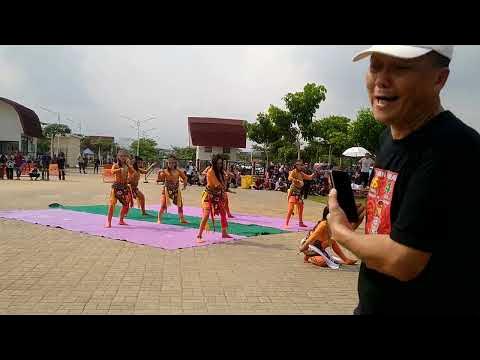 tarian janturan srikandi Karman ebeg Banyumas di menara teratai - YouTube