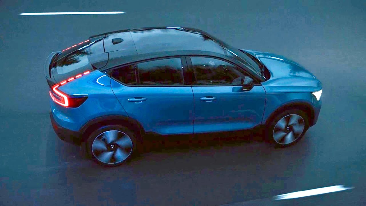 Volvo C40 RECHARGE 2022 - DRIVING at night, new impressive Pixel LED ...