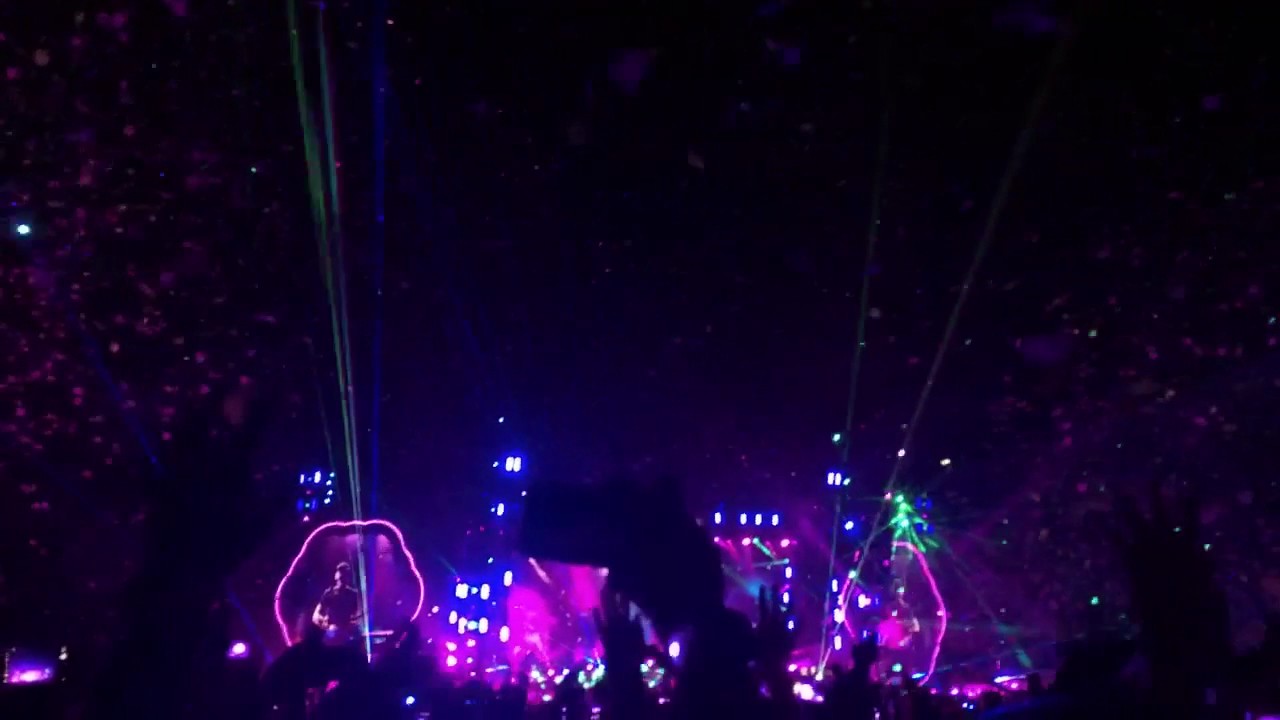 Coldplay | Colourful atmosphere | Sydney Australia | 14 December 2016 ...