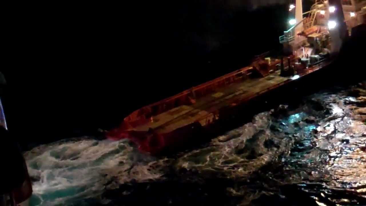 Carnival Triumph - U.S. Tugboat successfully attached! - YouTube