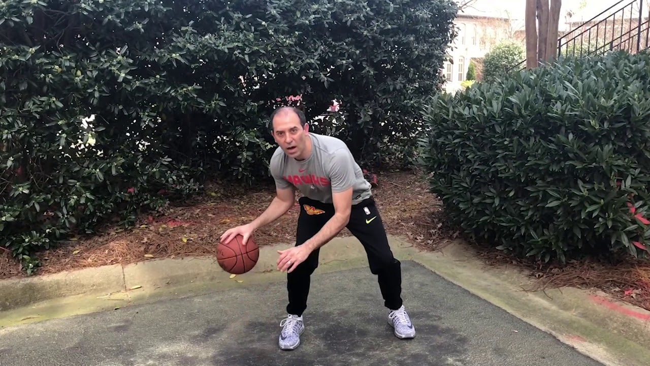 Figure 8 Dribble (Beginner Ball Handling) - YouTube