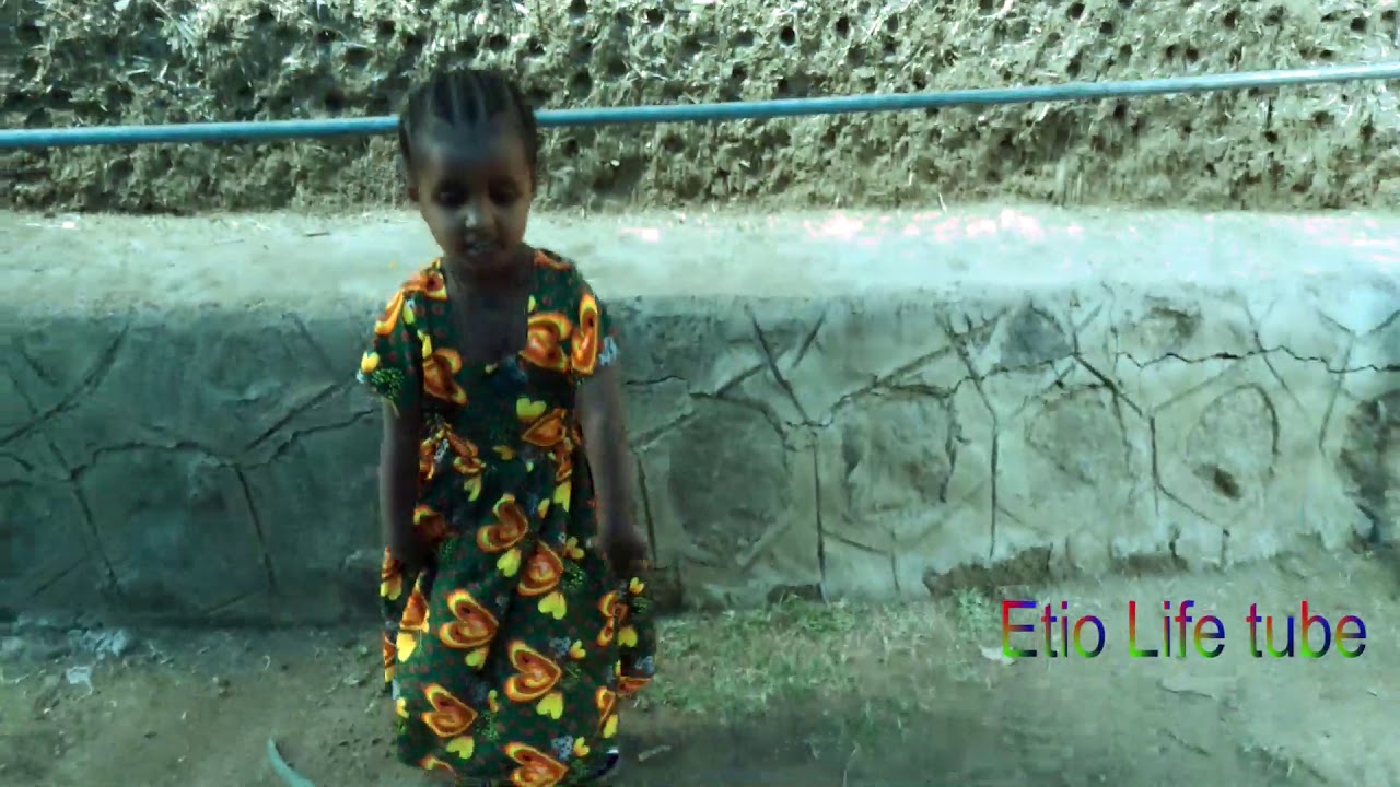 የአራት አመት ህጻን በትግርኛ ዘፈን፡ New tigrigna kids Dance!! - YouTube