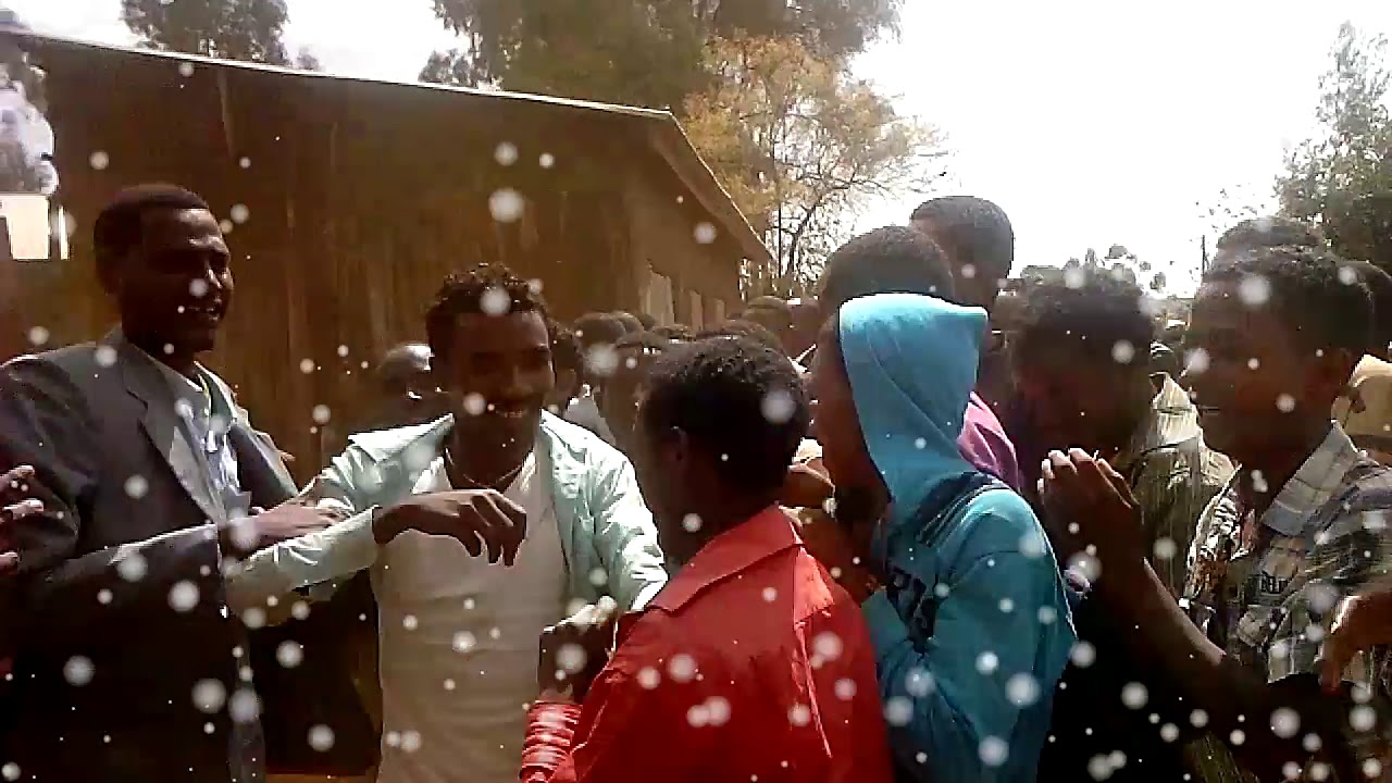 Gojjam cultural Dance /የጎጃም ባህላዊ ጭፈራ - YouTube