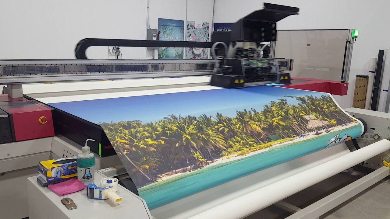 Roll to Roll feature on the Agfa Jeti Titan flatbed printer - YouTube