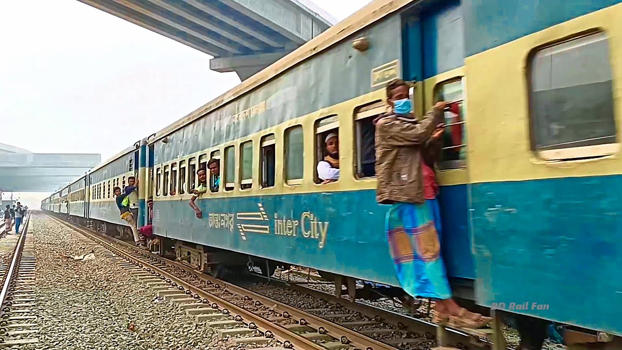 Dangerous train riding || Chattala Express Train || Dhaka-Chittagong - YouTube