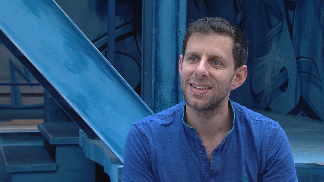 Der neue Lohengrin: Interview mit Yuval Sharon - YouTube