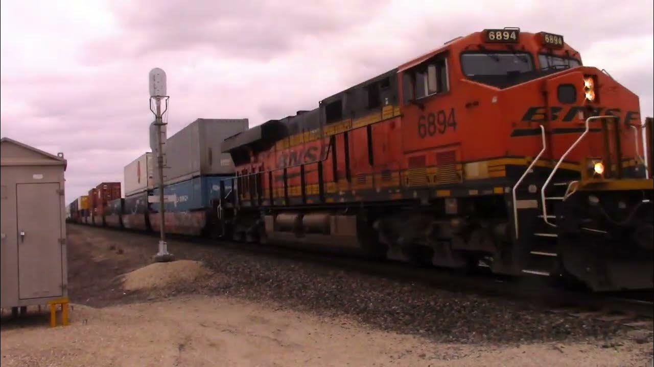 Eastbound BNSF Intermodal / Autorack Train Heads into Hinckley, IL - Aurora Subdivision!! - YouTube