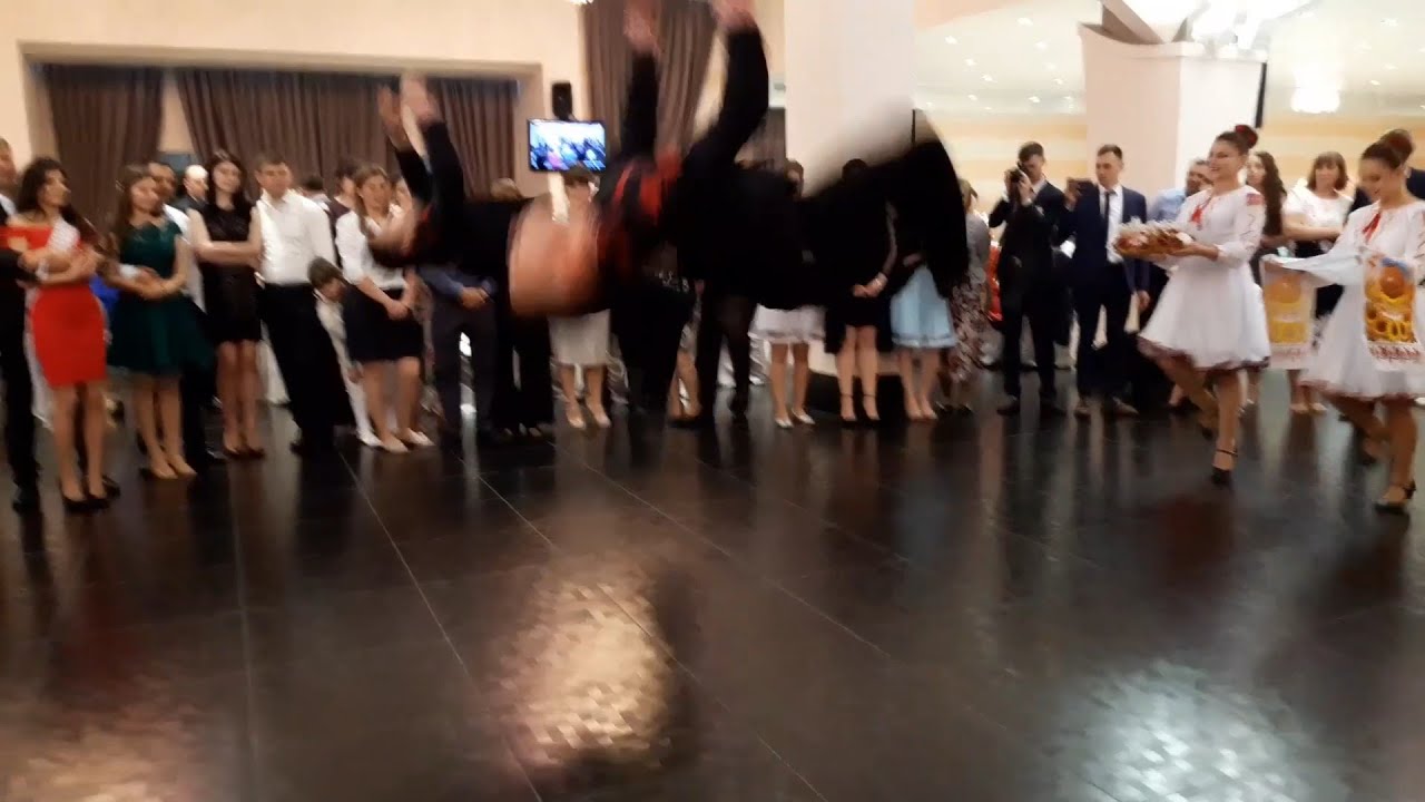 Dansatori la nunti! Nistrenii!!! Colacul Miresei! Zdob si Zdub - Zdubii ...